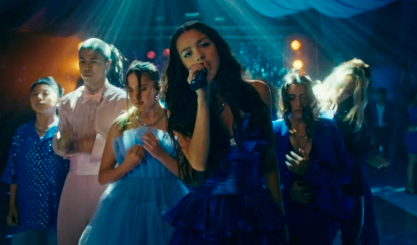 Olivia Rodrigo estreia a “SOUR Prom” e canta sucessos do álbum “SOUR ...