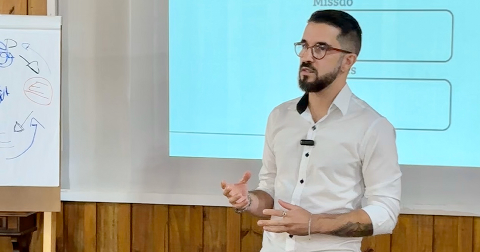 Lucas Corsi realiza lançamento de livro e palestra na Prefeitura de ...