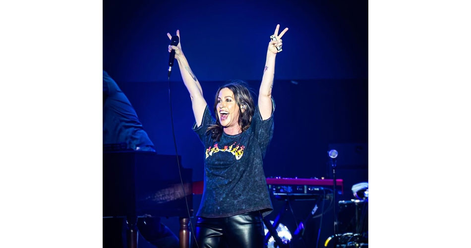 Alanis Morissette anuncia show em Curitiba e gera expectativa de novas ...